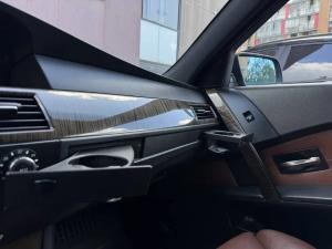 Zils BMW 530 2006 Rīga, ar dzinēja tilpumu 3.00 L un nobraukumu 392 tūkst. km par 5290 €, foto 28 vietnē AUTOMOTO.COM.LV
