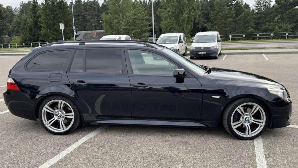 Blue BMW 530 2006 in Utena, with an engine capacity of 2.99 L and mileage of 319 thousand km for 5300 €, photo 3 on AUTOMOTO.COM.LV
