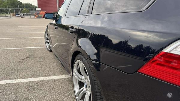 Blue BMW 530 2006 in Utena, with an engine capacity of 2.99 L and mileage of 319 thousand km for 5300 €, photo 10 on AUTOMOTO.COM.LV