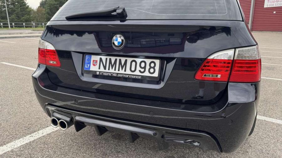 Zils BMW 530 2006 Utena, ar dzinēja tilpumu 2.99 L un nobraukumu 319 tūkst. km par 5300 €, foto 18 vietnē AUTOMOTO.COM.LV