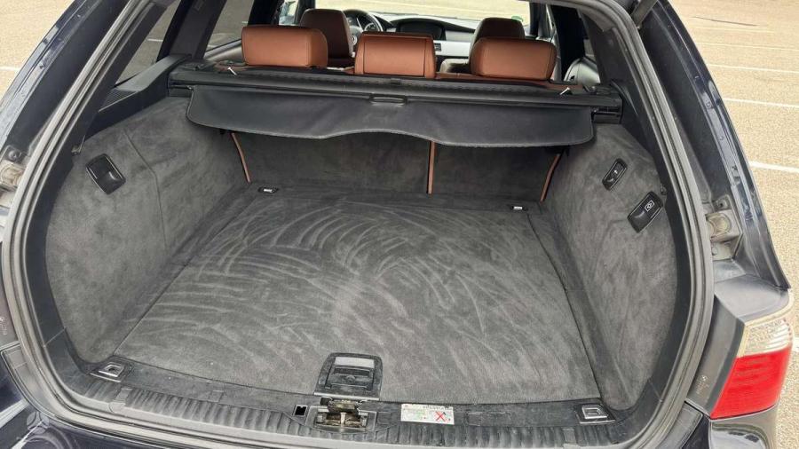 Zils BMW 530 2006 Utena, ar dzinēja tilpumu 2.99 L un nobraukumu 319 tūkst. km par 5300 €, foto 23 vietnē AUTOMOTO.COM.LV