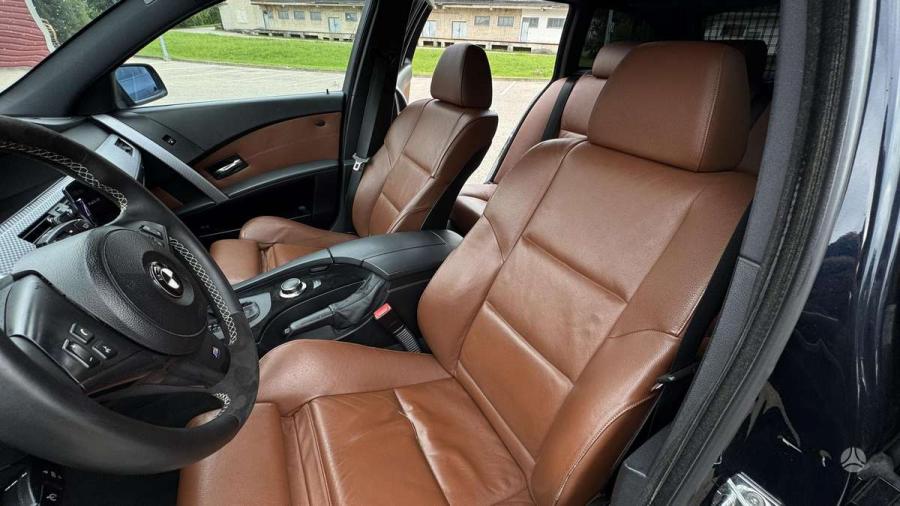 Zils BMW 530 2006 Utena, ar dzinēja tilpumu 2.99 L un nobraukumu 319 tūkst. km par 5300 €, foto 28 vietnē AUTOMOTO.COM.LV