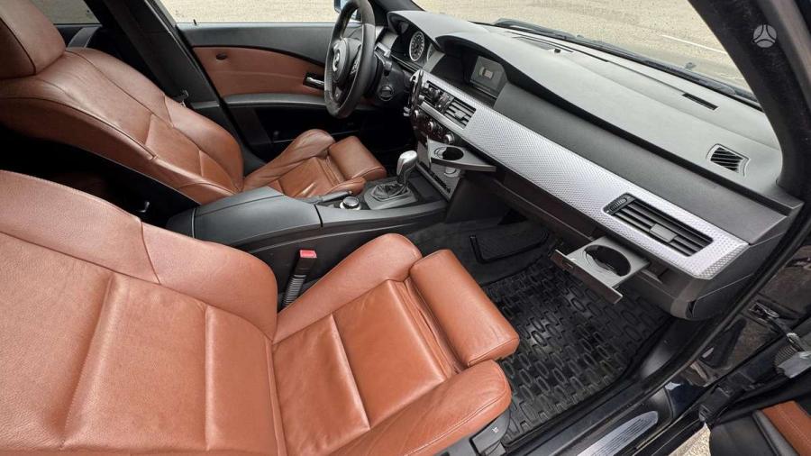 Zils BMW 530 2006 Utena, ar dzinēja tilpumu 2.99 L un nobraukumu 319 tūkst. km par 5300 €, foto 34 vietnē AUTOMOTO.COM.LV
