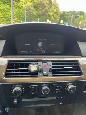 Zils BMW 530 2006 Kauņa, ar dzinēja tilpumu 2.99 L un nobraukumu 407 tūkst. km par 3750 €, foto 24 vietnē AUTOMOTO.COM.LV