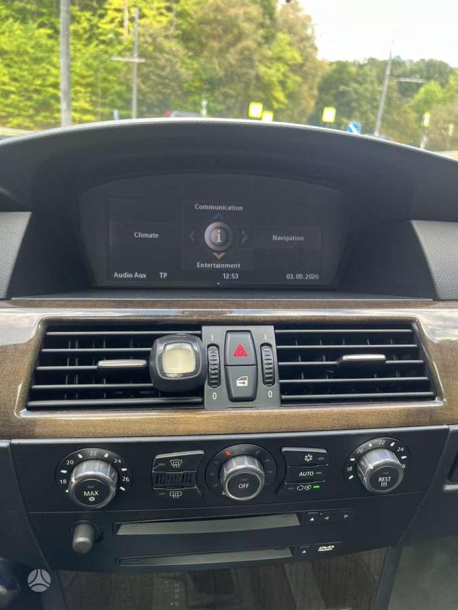Zils BMW 530 2006 Kauņa, ar dzinēja tilpumu 2.99 L un nobraukumu 407 tūkst. km par 3750 €, foto 24 vietnē AUTOMOTO.COM.LV