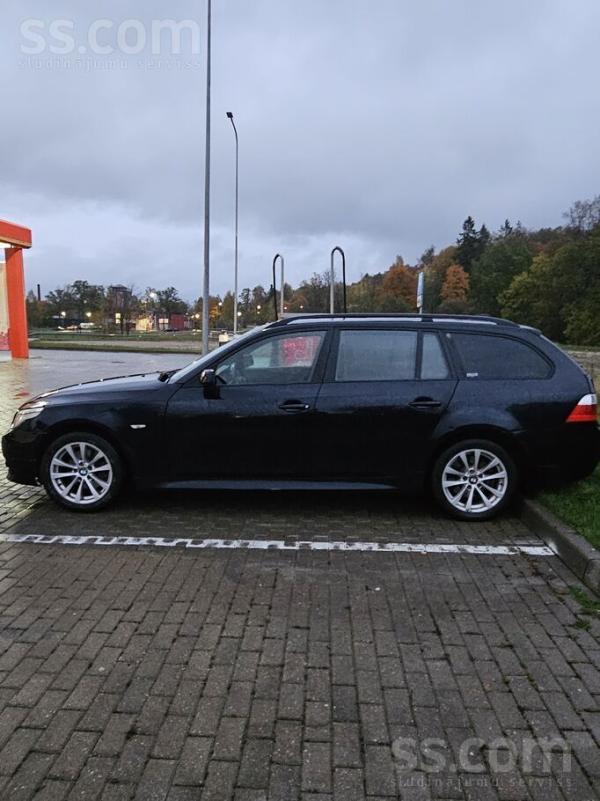 Zils BMW 530 2006 Valka, ar dzinēja tilpumu 3.00 L un nobraukumu 446 tūkst. km par 3000 €, foto 7 vietnē AUTOMOTO.COM.LV