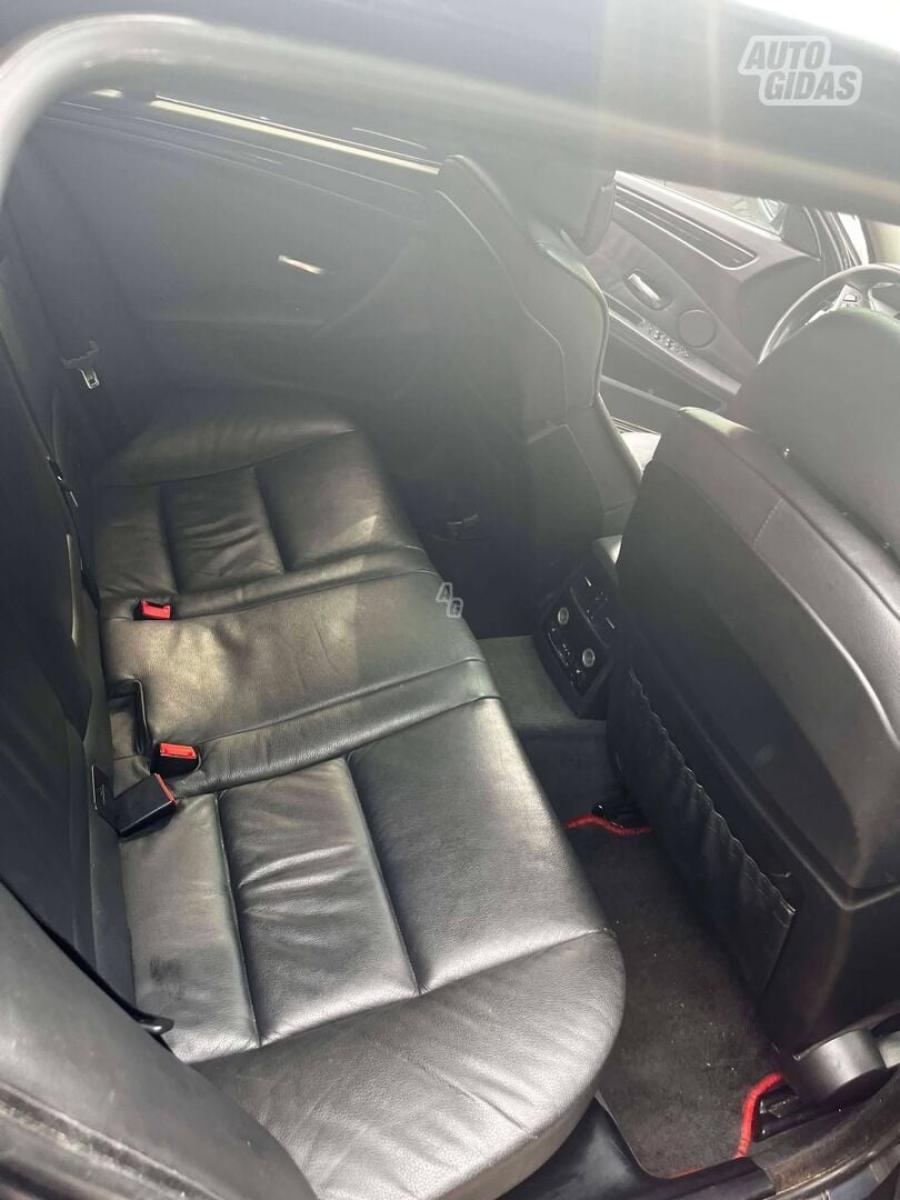 Blue BMW 530 2007 in Mazeikiai, with an engine capacity of 3.00 L and mileage of 420 thousand km for 4600 €, photo 17 on AUTOMOTO.COM.LV