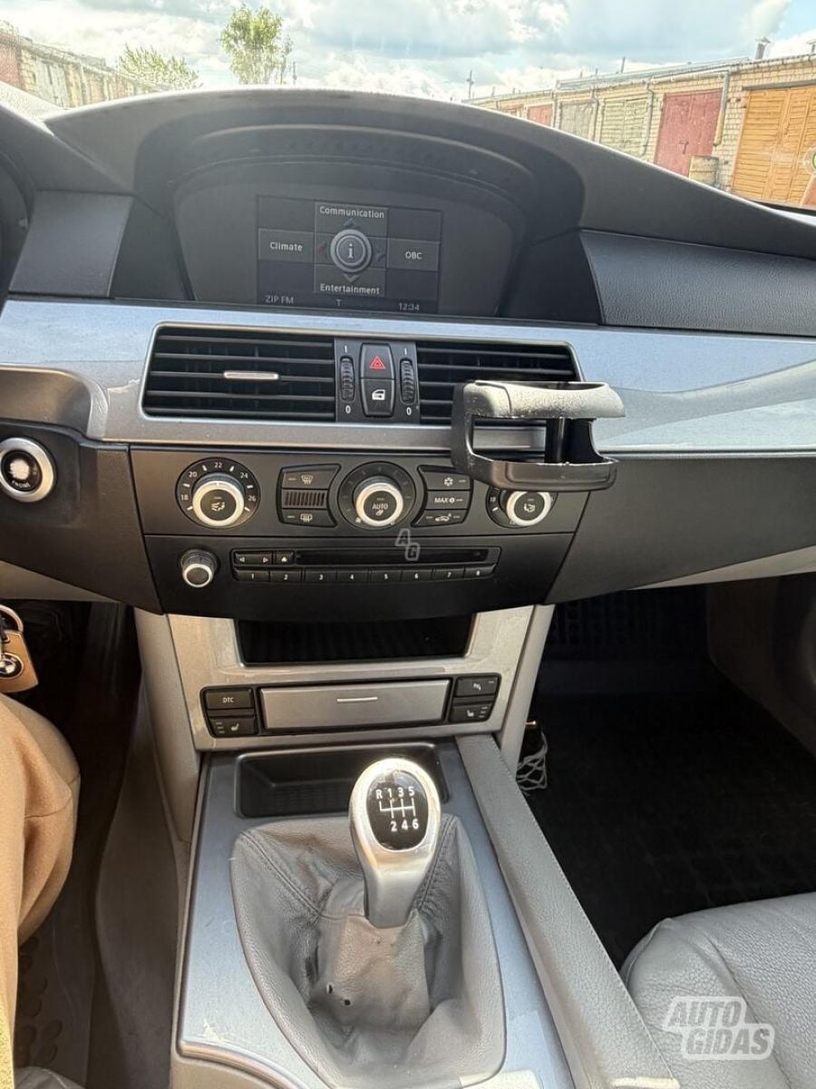 Zils BMW 530 2007 Panevēža, ar dzinēja tilpumu 3.00 L un nobraukumu 300 tūkst. km par 2900 €, foto 12 vietnē AUTOMOTO.COM.LV