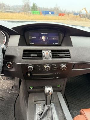 Zils BMW 530 2007 Tukums, ar dzinēja tilpumu 3.00 L un nobraukumu 360 tūkst. km par 5490 €, foto 28 vietnē AUTOMOTO.COM.LV