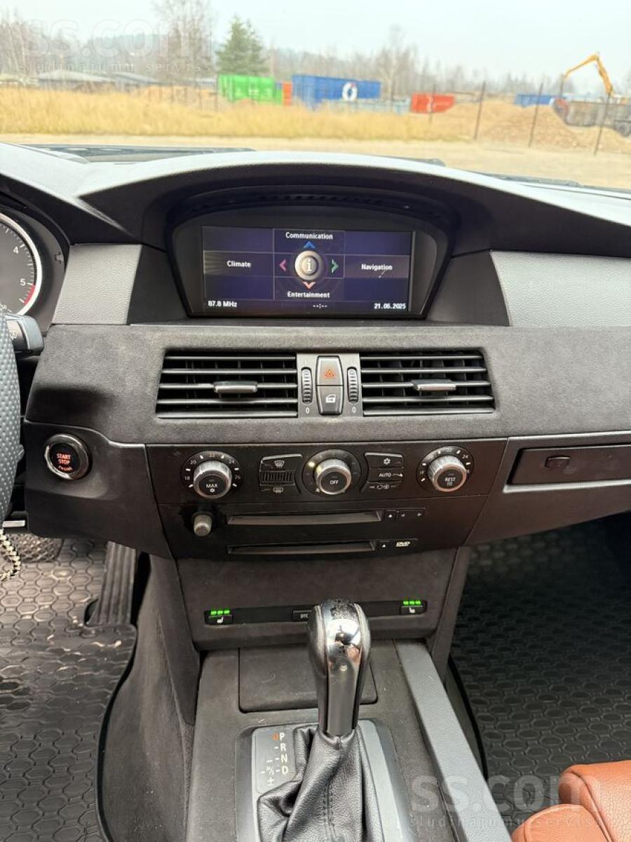 Zils BMW 530 2007 Tukums, ar dzinēja tilpumu 3.00 L un nobraukumu 360 tūkst. km par 5490 €, foto 28 vietnē AUTOMOTO.COM.LV