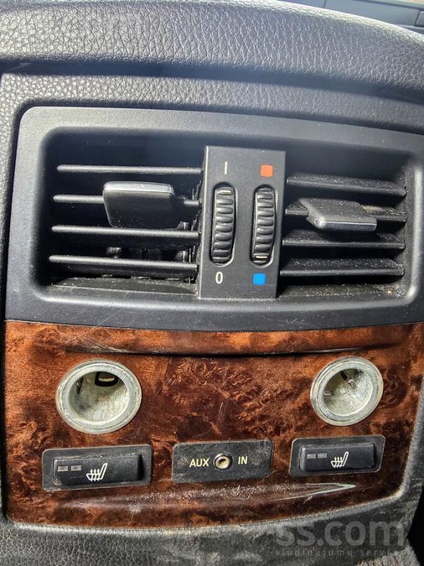 Blue BMW 530 2007 in Riga, with an engine capacity of 3.00 L and mileage of 360 thousand km for 5300 €, photo 8 on AUTOMOTO.COM.LV