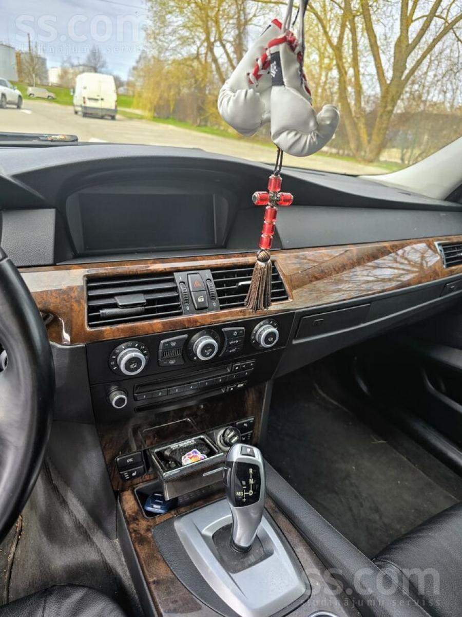 Zils BMW 530 2007 Rīga, ar dzinēja tilpumu 3.00 L un nobraukumu 360 tūkst. km par 5300 €, foto 13 vietnē AUTOMOTO.COM.LV