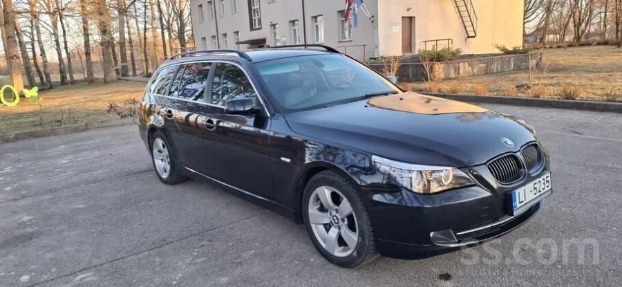 Zils BMW 530 2007 Bauska, ar dzinēja tilpumu 3.00 L un nobraukumu 302 tūkst. km par 4190 €, foto 12 vietnē AUTOMOTO.COM.LV