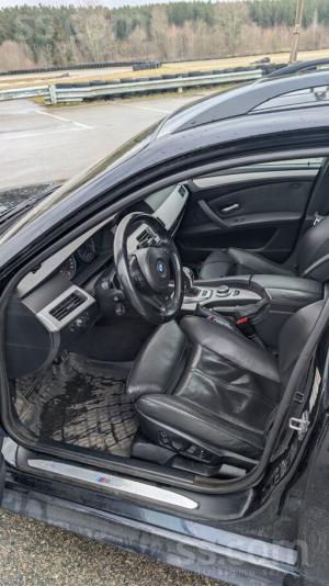 Zils BMW 530 2007 Valmiera, ar dzinēja tilpumu 3.00 L un nobraukumu 427 tūkst. km par 5900 €, foto 10 vietnē AUTOMOTO.COM.LV