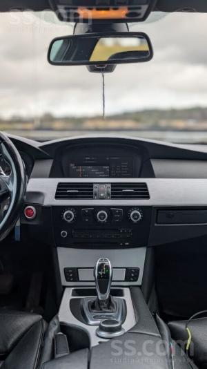 Zils BMW 530 2007 Valmiera, ar dzinēja tilpumu 3.00 L un nobraukumu 427 tūkst. km par 5900 €, foto 11 vietnē AUTOMOTO.COM.LV