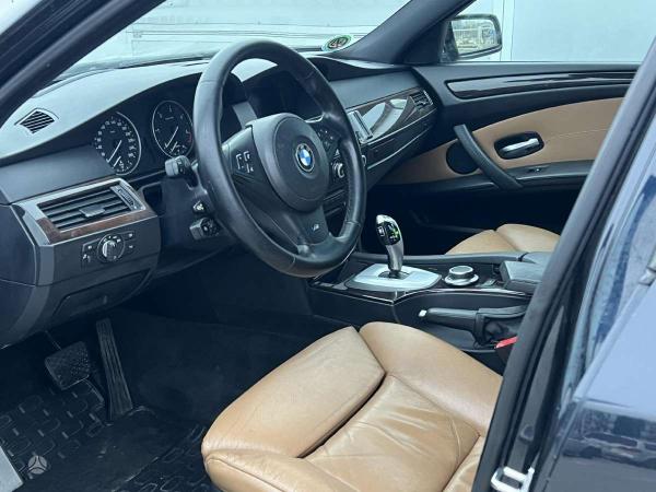 Blue BMW 530 2008 in Vilnius, with an engine capacity of 2.99 L and mileage of 300 thousand km for 5300 €, photo 7 on AUTOMOTO.COM.LV