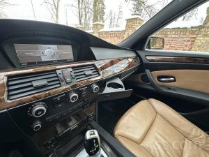 Zils BMW 530 2008 Jelgava, ar dzinēja tilpumu 3.00 L un nobraukumu 362 tūkst. km par 7600 €, foto 20 vietnē AUTOMOTO.COM.LV