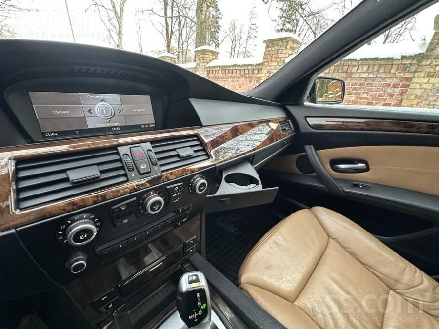 Zils BMW 530 2008 Jelgava, ar dzinēja tilpumu 3.00 L un nobraukumu 362 tūkst. km par 7600 €, foto 20 vietnē AUTOMOTO.COM.LV