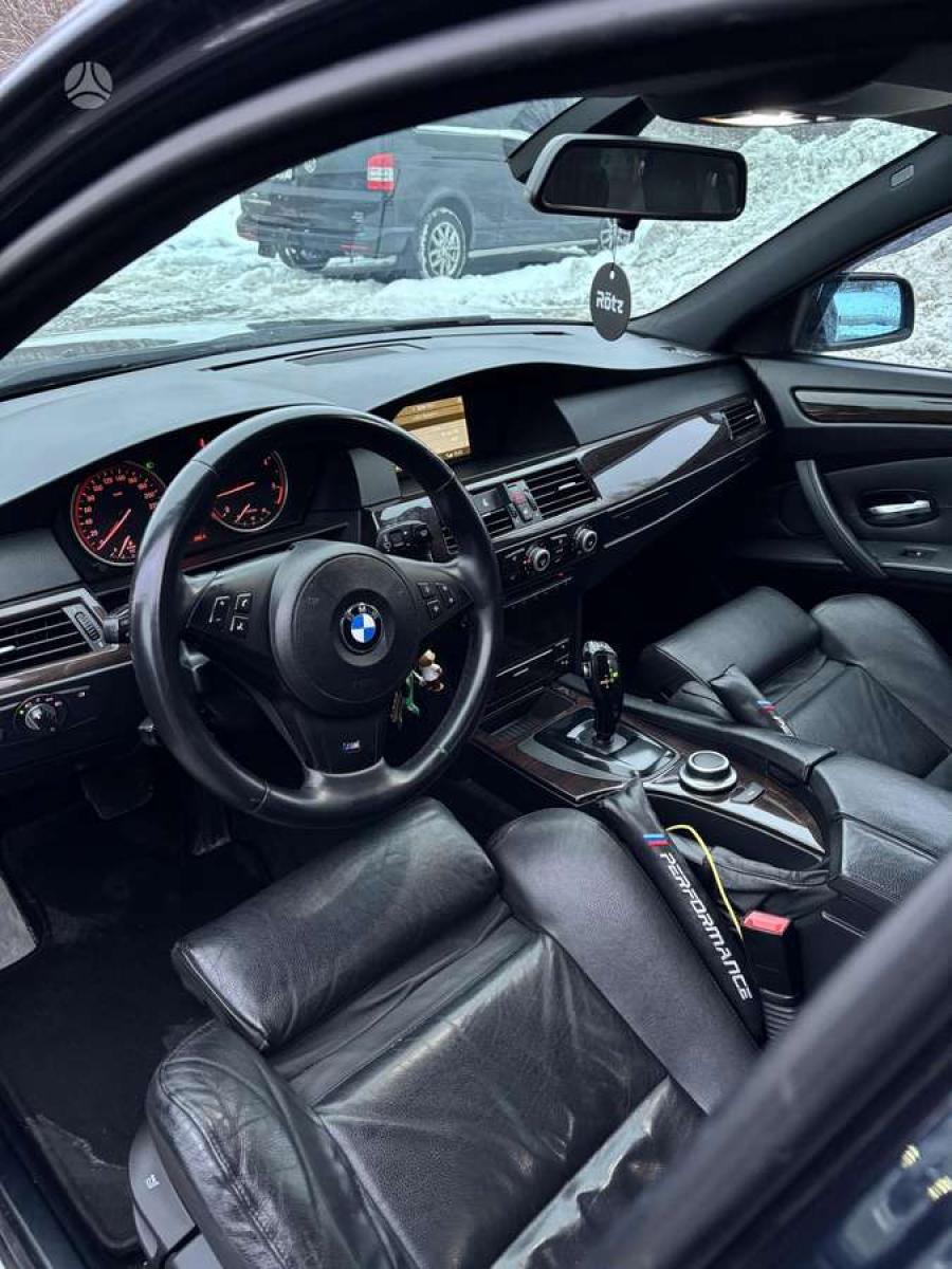 Zils BMW 530 2008 Telšiai, ar dzinēja tilpumu 2.99 L un nobraukumu 368 tūkst. km par 5999 €, foto 10 vietnē AUTOMOTO.COM.LV