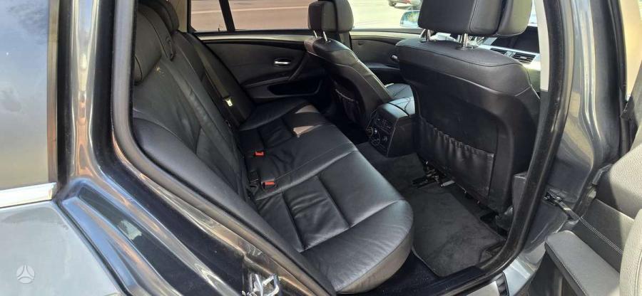 Zils BMW 530 2008 Kauņa, ar dzinēja tilpumu 2.99 L un nobraukumu 423 tūkst. km par 5200 €, foto 12 vietnē AUTOMOTO.COM.LV