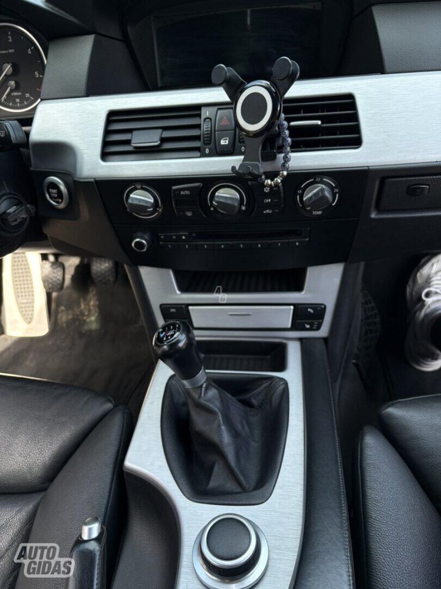 Blue BMW 530 2008 in Silute, with an engine capacity of 3.00 L and mileage of 395 thousand km for 5500 €, photo 16 on AUTOMOTO.COM.LV