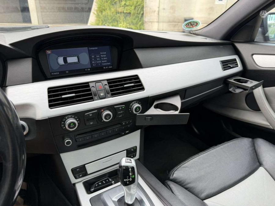 Blue BMW 530 2008 in Vilnius, with an engine capacity of 2.99 L and mileage of 330 thousand km for 5250 €, photo 13 on AUTOMOTO.COM.LV