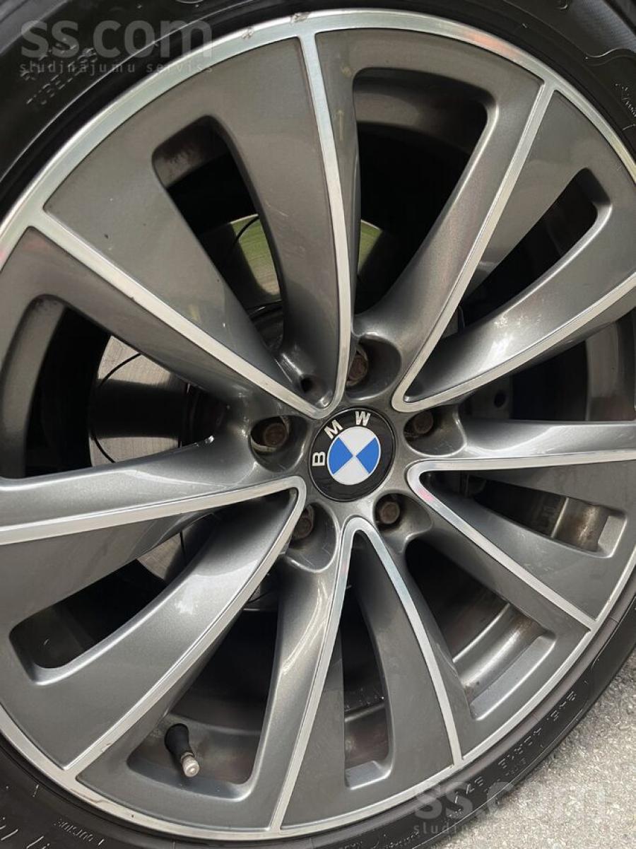 Blue BMW 530 2008 in Riga, with an engine capacity of 3.00 L and mileage of 420 thousand km for 4790 €, photo 12 on AUTOMOTO.COM.LV