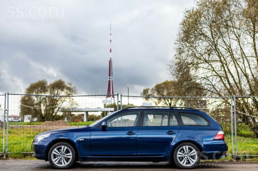Blue BMW 530 2009 in Riga, with an engine capacity of 3.00 L and mileage of 342 thousand km for 6690 €, photo 4 on AUTOMOTO.COM.LV