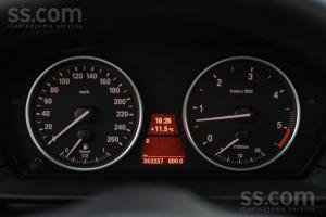 Blue BMW 530 2009 in Riga, with an engine capacity of 3.00 L and mileage of 342 thousand km for 6690 €, photo 19 on AUTOMOTO.COM.LV