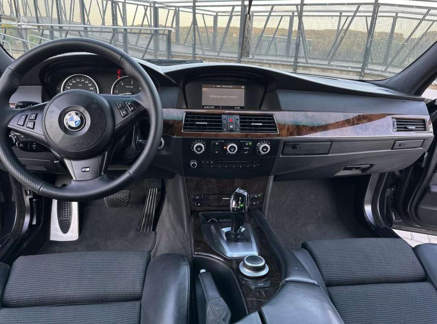 Zils BMW 530 2009 Anykščiai, ar dzinēja tilpumu 2.99 L un nobraukumu 316 tūkst. km par 6500 €, foto 14 vietnē AUTOMOTO.COM.LV