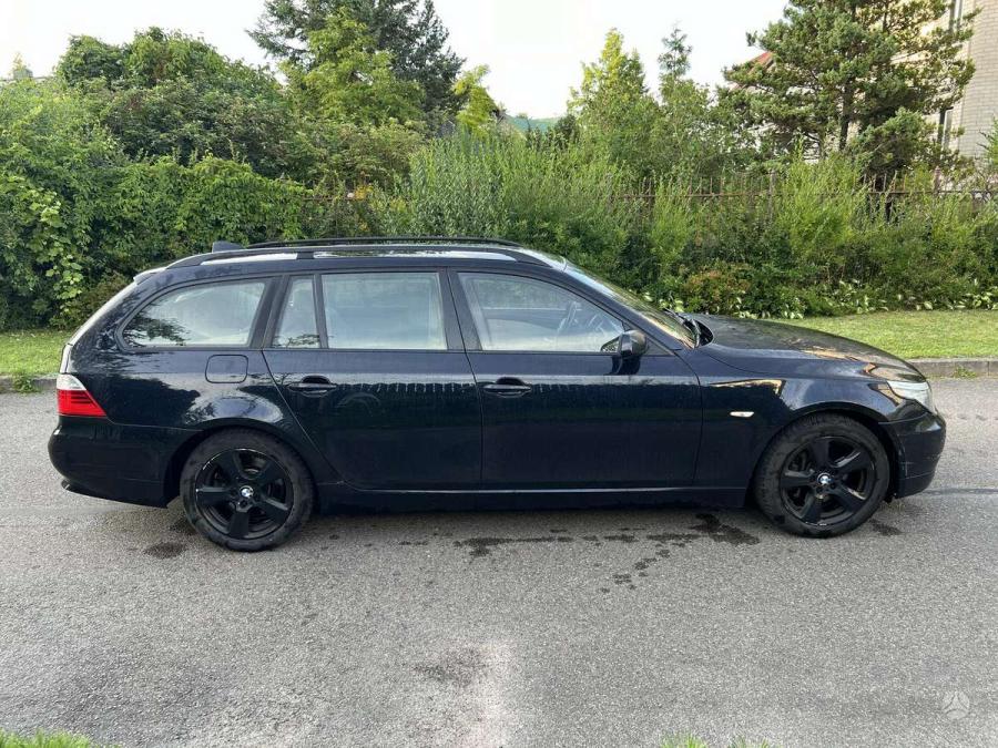 Blue BMW 530 2009 in Vilnius, with an engine capacity of 2.99 L and mileage of 420 thousand km for 3850 €, photo 7 on AUTOMOTO.COM.LV