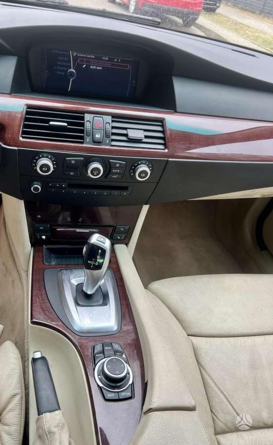 Blue BMW 530 2009 in Vilnius, with an engine capacity of 2.99 L and mileage of 420 thousand km for 3850 €, photo 9 on AUTOMOTO.COM.LV