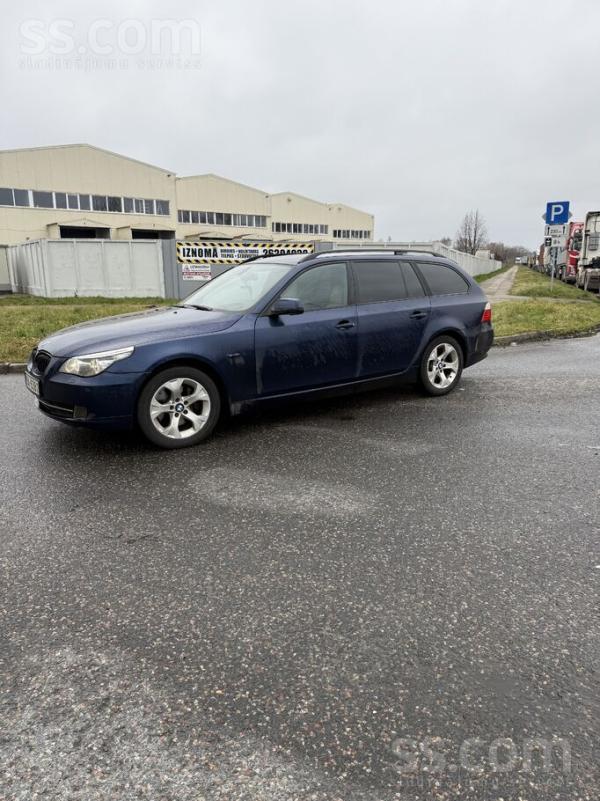 Blue BMW 530 2009 in Riga, with an engine capacity of 3.00 L and mileage of 304 thousand km for 5800 €, photo 3 on AUTOMOTO.COM.LV