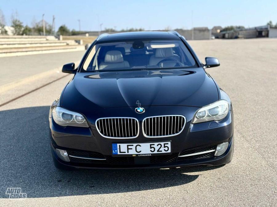 Blue BMW 530 2010 in Vilnius, with an engine capacity of 3.00 L and mileage of 358 thousand km for 8950 €, photo 2 on AUTOMOTO.COM.LV