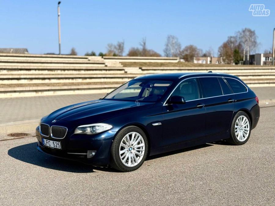 Blue BMW 530 2010 in Vilnius, with an engine capacity of 3.00 L and mileage of 358 thousand km for 8950 €, photo 9 on AUTOMOTO.COM.LV