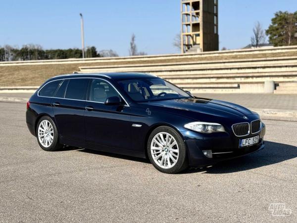 Blue BMW 530 2010 in Vilnius, with an engine capacity of 3.00 L and mileage of 358 thousand km for 8950 €, photo 10 on AUTOMOTO.COM.LV