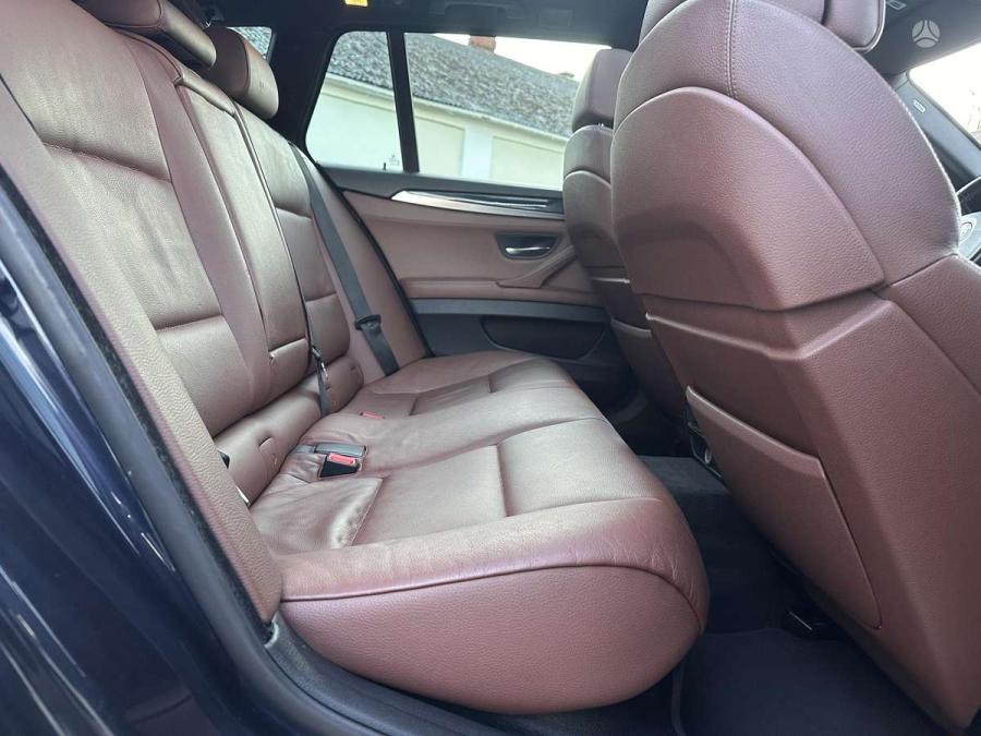 Zils BMW 530 2010 Kaišiadorys, ar dzinēja tilpumu 2.99 L un nobraukumu 348 tūkst. km par 7300 €, foto 22 vietnē AUTOMOTO.COM.LV