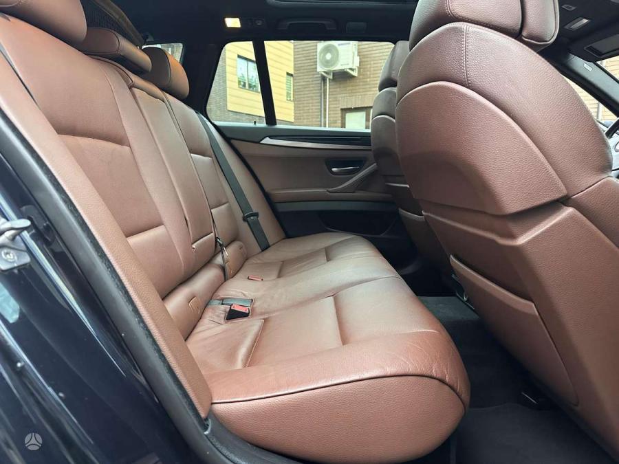 Zils BMW 530 2010 Kaišiadorys, ar dzinēja tilpumu 2.99 L un nobraukumu 348 tūkst. km par 6500 €, foto 26 vietnē AUTOMOTO.COM.LV