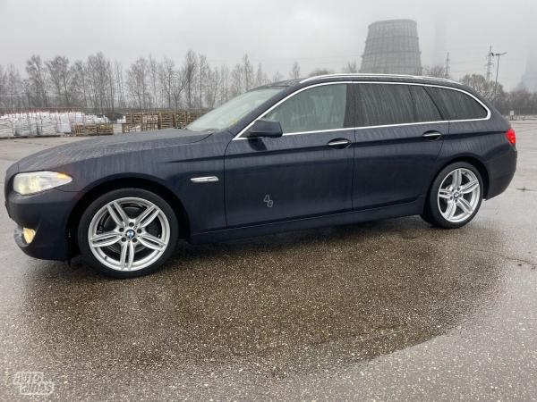 Blue BMW 530 2011 in Kaunas, with an engine capacity of 3.00 L and mileage of 301 thousand km for 8450 €, photo 4 on AUTOMOTO.COM.LV