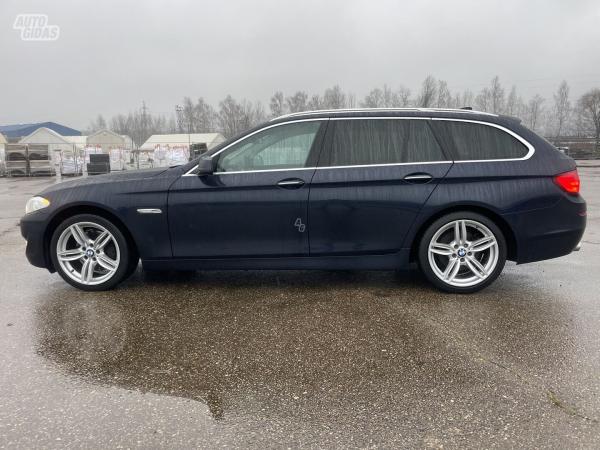 Blue BMW 530 2011 in Kaunas, with an engine capacity of 3.00 L and mileage of 301 thousand km for 8450 €, photo 7 on AUTOMOTO.COM.LV