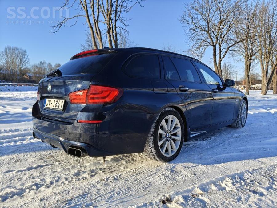 Blue BMW 530 2011 in Riga, with an engine capacity of 3.00 L and mileage of 264 thousand km for 8500 €, photo 4 on AUTOMOTO.COM.LV