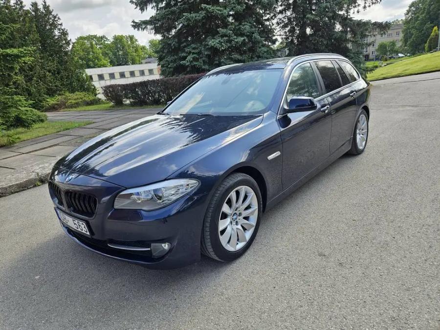 Zils BMW 530 2011 Jēkabpils, ar dzinēja tilpumu 3.00 L un nobraukumu 302 tūkst. km par 7200 €, foto 1 vietnē AUTOMOTO.COM.LV
