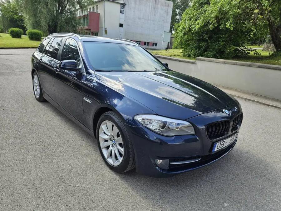 Zils BMW 530 2011 Jēkabpils, ar dzinēja tilpumu 3.00 L un nobraukumu 302 tūkst. km par 7200 €, foto 4 vietnē AUTOMOTO.COM.LV