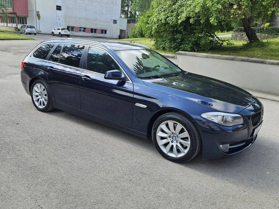 Zils BMW 530 2011 Jēkabpils, ar dzinēja tilpumu 3.00 L un nobraukumu 302 tūkst. km par 7200 €, foto 5 vietnē AUTOMOTO.COM.LV