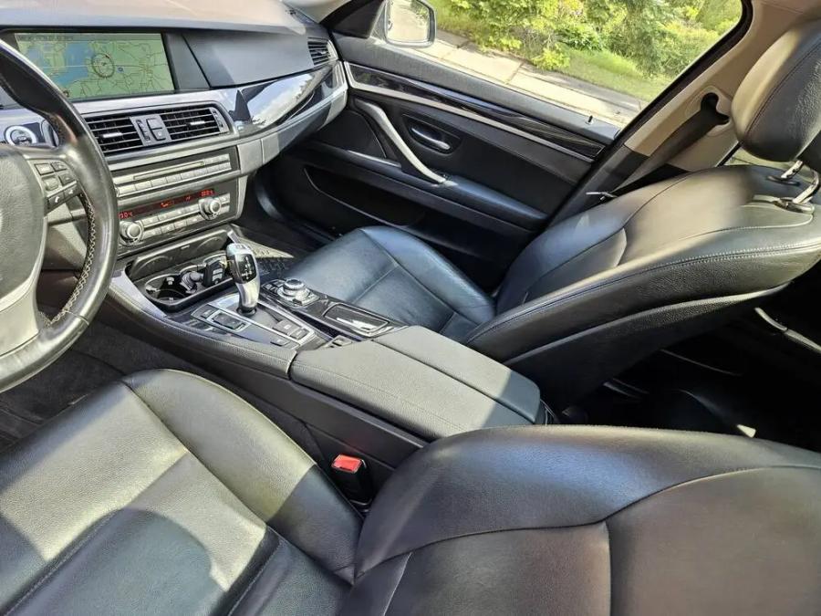 Zils BMW 530 2011 Jēkabpils, ar dzinēja tilpumu 3.00 L un nobraukumu 302 tūkst. km par 7200 €, foto 12 vietnē AUTOMOTO.COM.LV