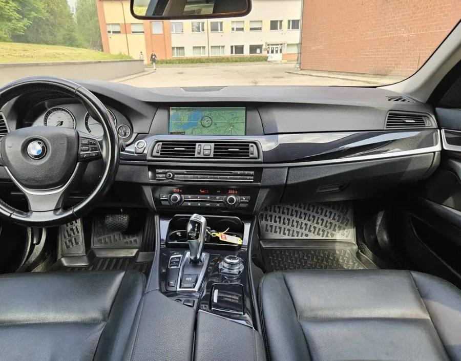 Zils BMW 530 2011 Jēkabpils, ar dzinēja tilpumu 3.00 L un nobraukumu 302 tūkst. km par 7200 €, foto 18 vietnē AUTOMOTO.COM.LV