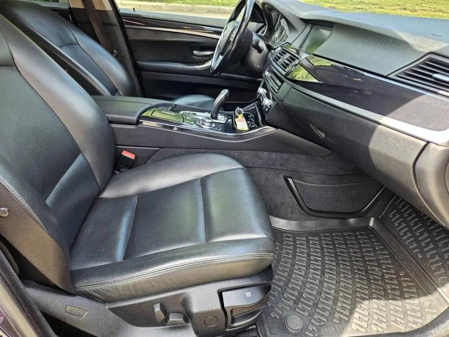 Zils BMW 530 2011 Jēkabpils, ar dzinēja tilpumu 3.00 L un nobraukumu 302 tūkst. km par 7200 €, foto 20 vietnē AUTOMOTO.COM.LV
