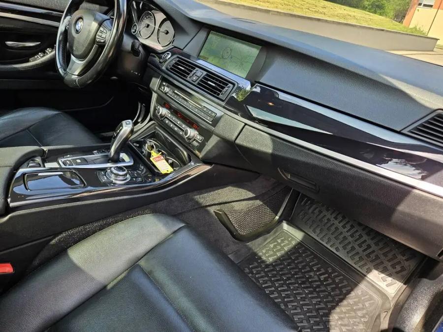 Zils BMW 530 2011 Jēkabpils, ar dzinēja tilpumu 3.00 L un nobraukumu 302 tūkst. km par 7200 €, foto 22 vietnē AUTOMOTO.COM.LV