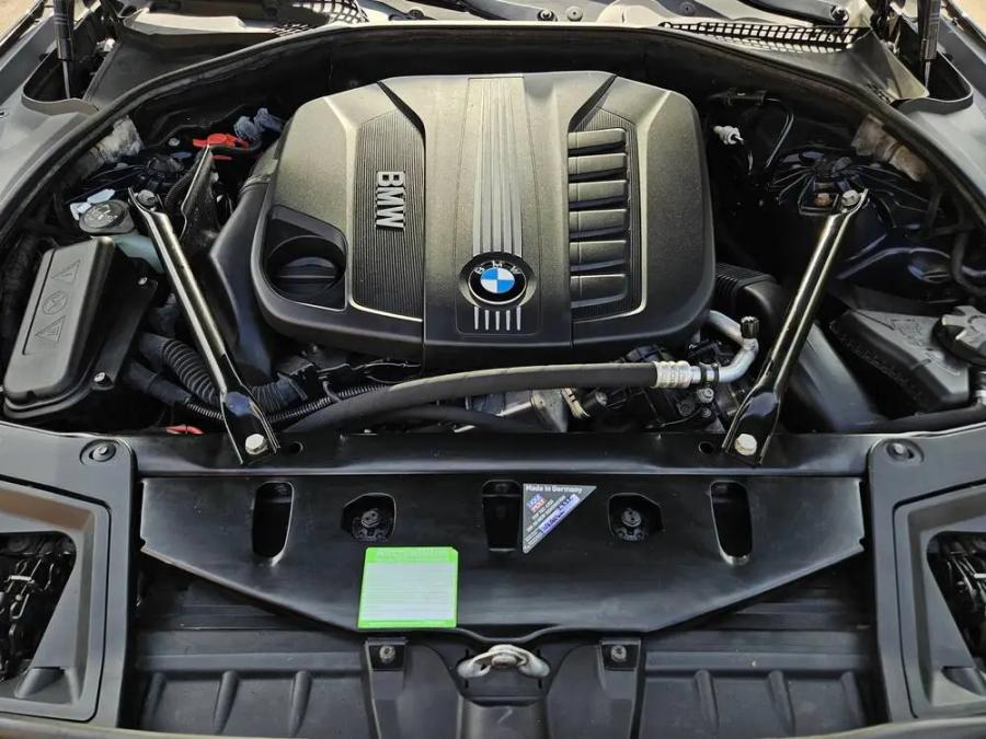 Zils BMW 530 2011 Jēkabpils, ar dzinēja tilpumu 3.00 L un nobraukumu 302 tūkst. km par 7200 €, foto 23 vietnē AUTOMOTO.COM.LV