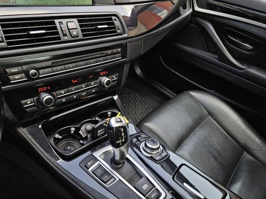 Zils BMW 530 2011 Jēkabpils, ar dzinēja tilpumu 3.00 L un nobraukumu 302 tūkst. km par 7200 €, foto 25 vietnē AUTOMOTO.COM.LV